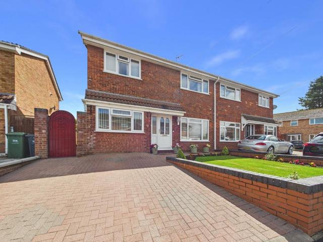 3 bedroom semi detached house for sale