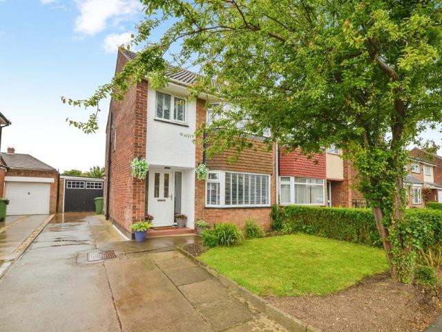 3 bedroom semi detached house for sale