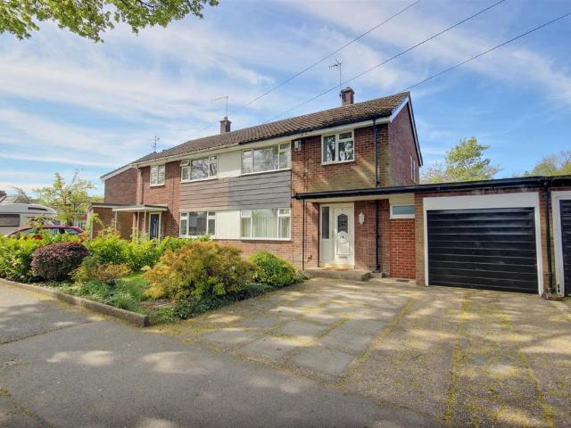 3 bedroom semi detached house for sale