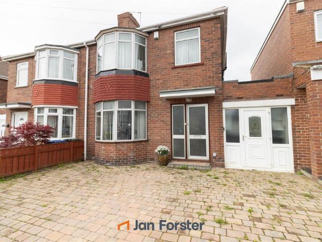 3 bedroom semi detached house for sale