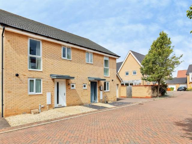 3 bedroom semi detached house for sale