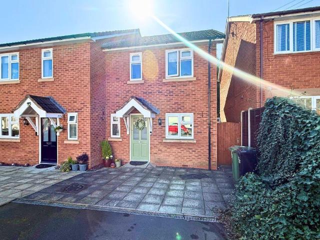 3 bedroom semi detached house for sale