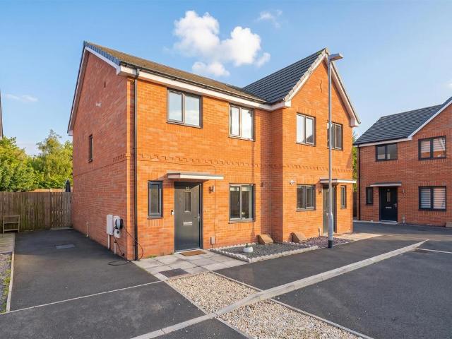 3 bedroom semi detached house for sale