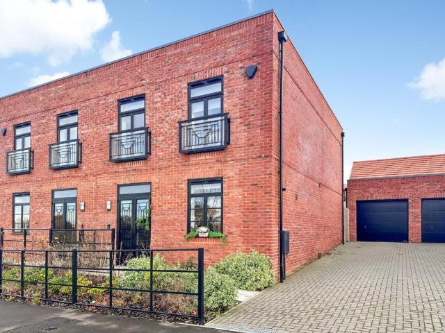 3 bedroom semi detached house for sale