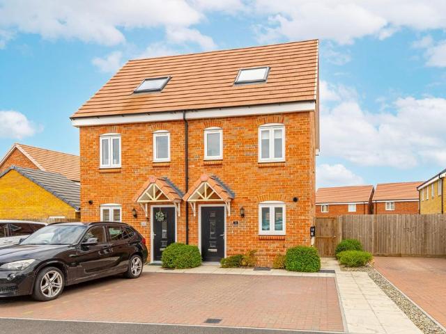 3 bedroom semi detached house for sale