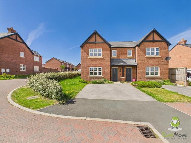 3 bedroom semi detached house for sale