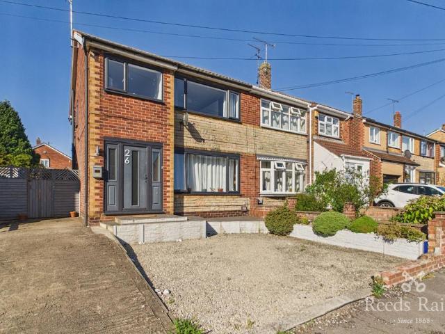 3 bedroom semi detached house for sale