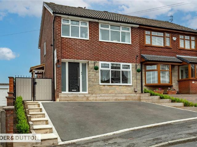 3 bedroom semi detached house for sale
