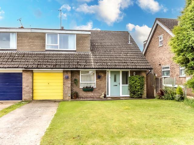 3 bedroom semi detached house for sale
