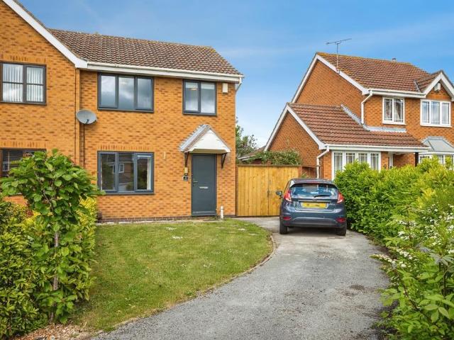 3 bedroom semi detached house for sale