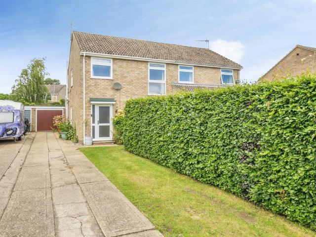3 bedroom semi detached house for sale