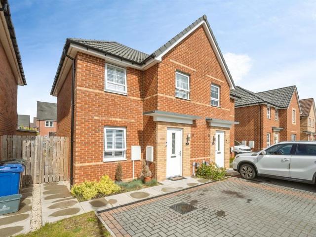 3 bedroom semi detached house for sale