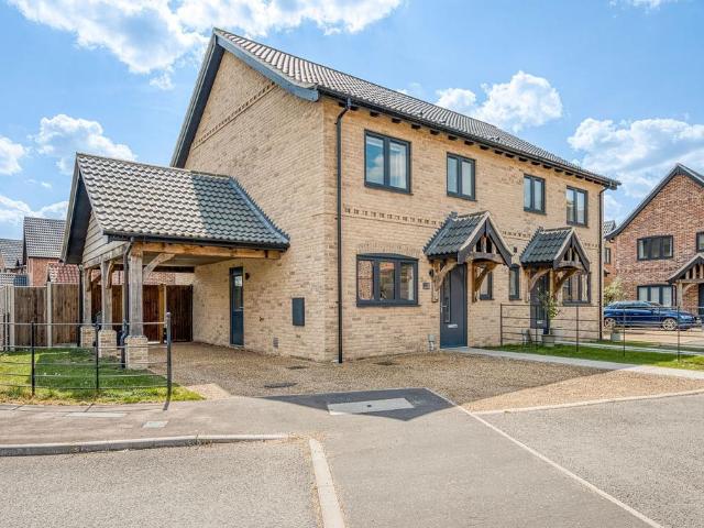 3 bedroom semi detached house for sale
