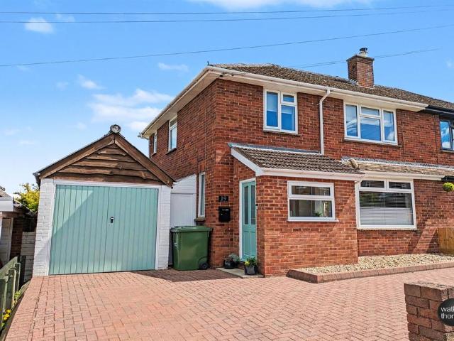 3 bedroom semi detached house for sale