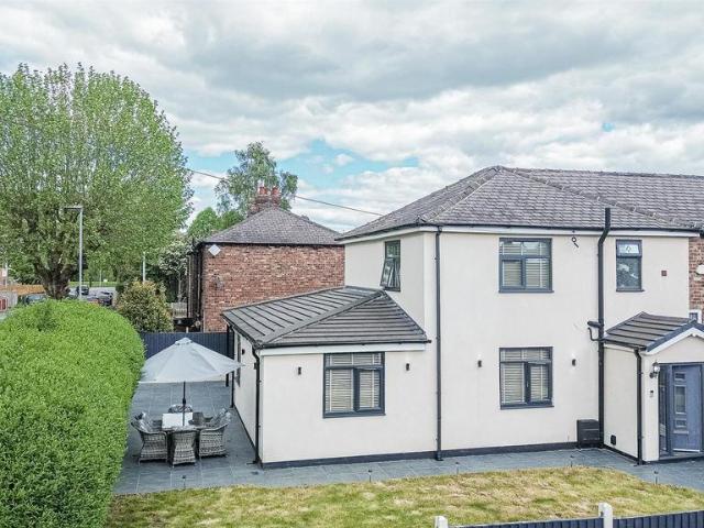 3 bedroom end of terrace house for sale