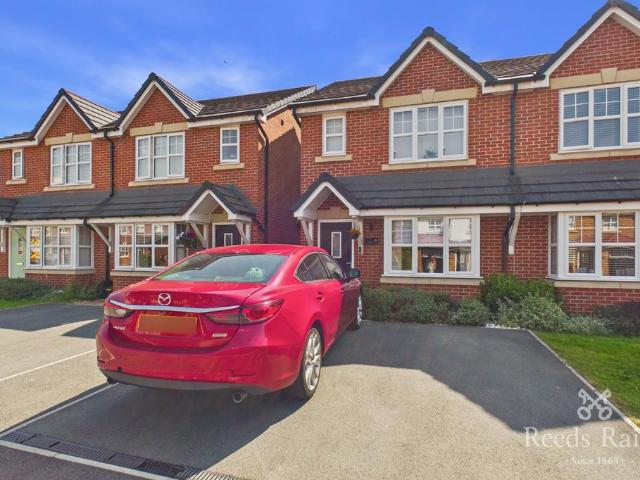 3 bedroom semi detached house for sale