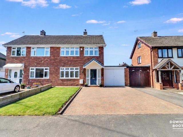 3 bedroom semi detached house for sale
