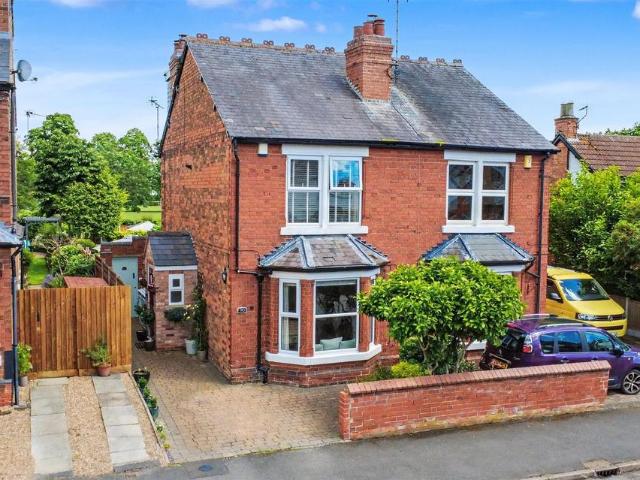 3 bedroom semi detached house for sale