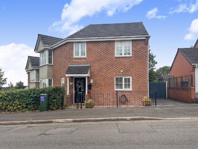 3 bedroom semi detached house for sale
