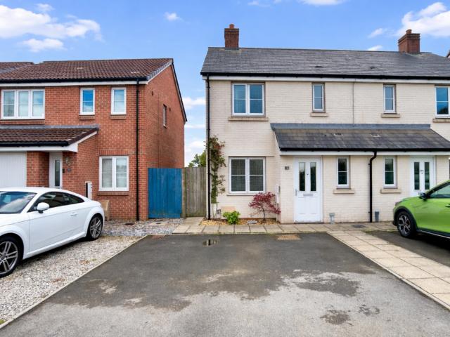 3 bedroom semi detached house for sale