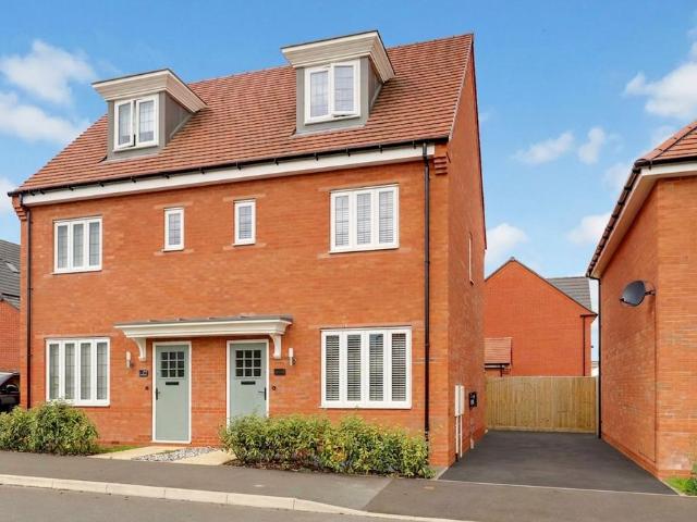 3 bedroom semi detached house for sale