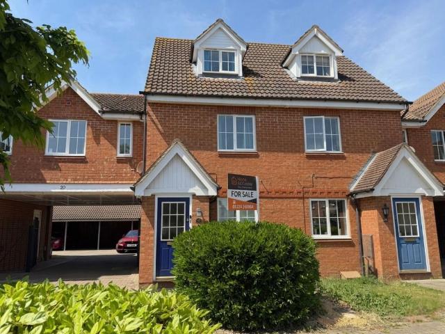 3 bedroom semi detached house for sale