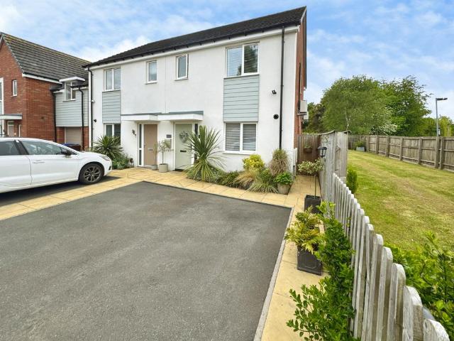 3 bedroom semi detached house for sale