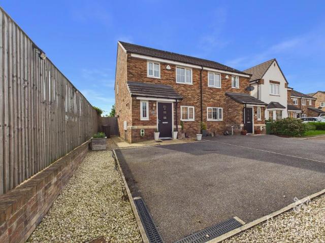 3 bedroom semi detached house for sale