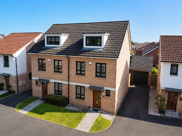 3 bedroom semi detached house for sale