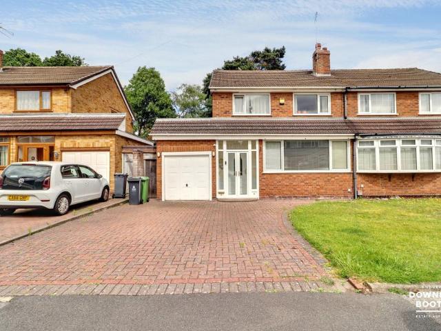 3 bedroom semi detached house for sale