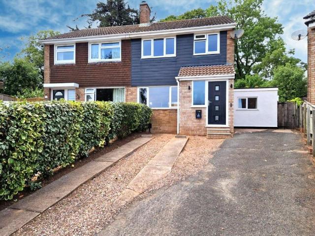 3 bedroom semi detached house for sale