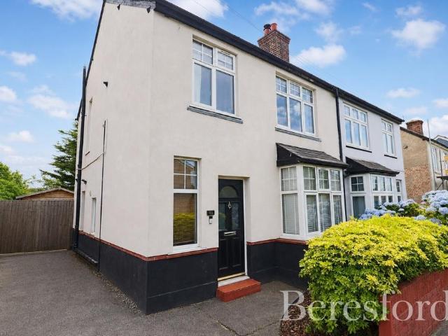 3 bedroom semi detached house for sale