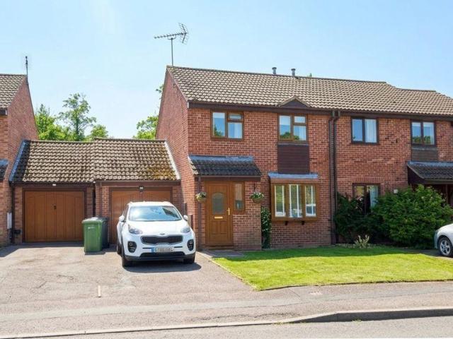 3 bedroom semi detached house for sale