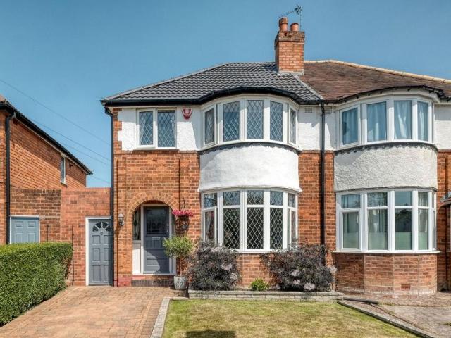 3 bedroom semi detached house for sale