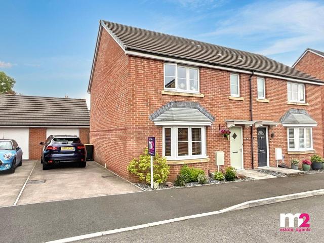 3 bedroom semi detached house for sale
