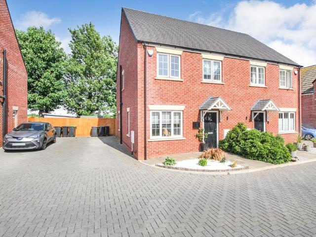 3 bedroom semi detached house for sale