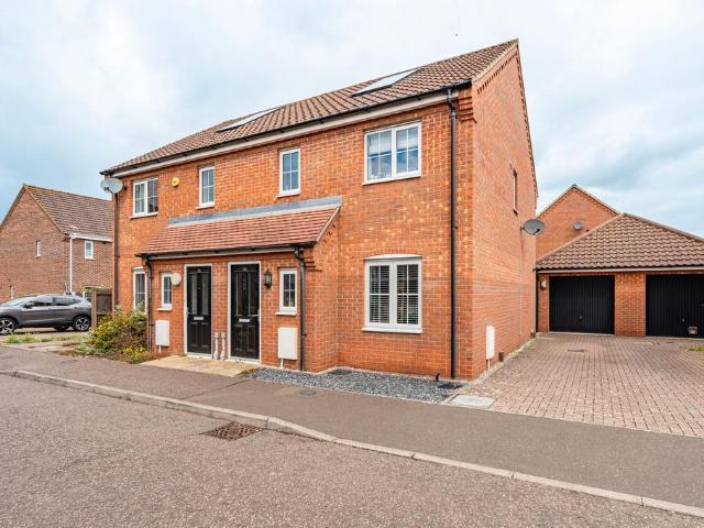 3 bedroom semi detached house for sale