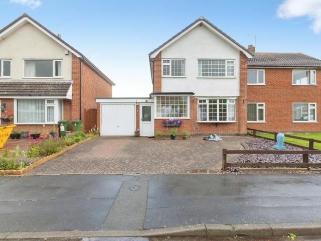 3 bedroom semi detached house for sale
