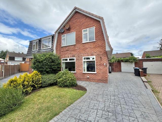 3 bedroom semi detached house for sale