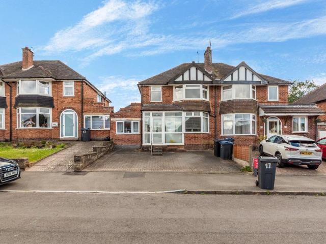 3 bedroom semi detached house for sale
