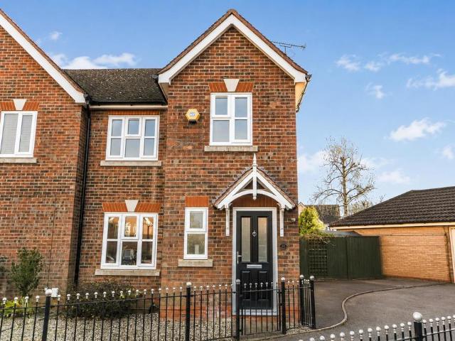 3 bedroom semi detached house for sale