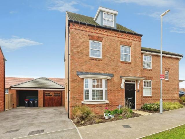 3 bedroom semi detached house for sale