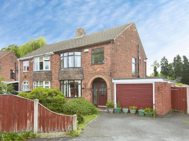 3 bedroom semi detached house for sale