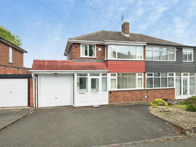 3 bedroom semi detached house for sale