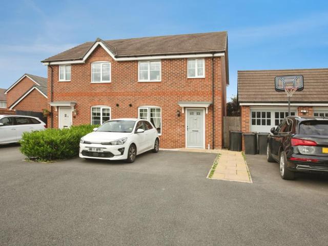 3 bedroom semi detached house for sale