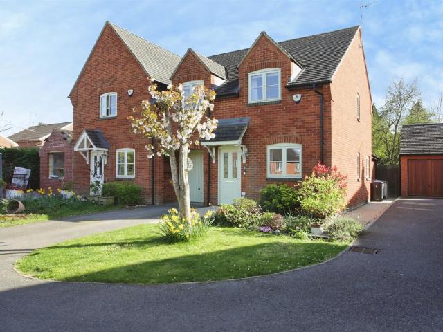 3 bedroom semi detached house for sale