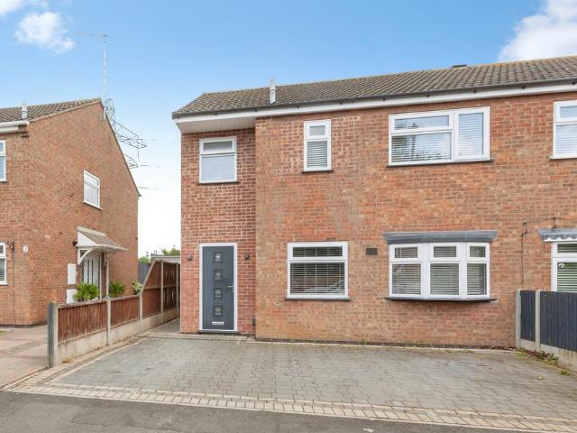3 bedroom semi detached house for sale