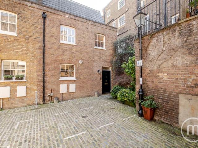 3 bedroom mews for sale