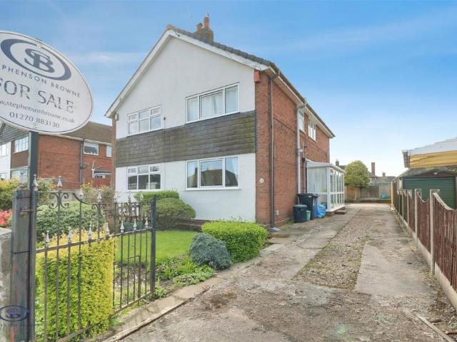 3 bedroom semi detached house for sale