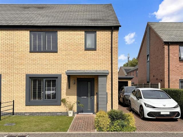 3 bedroom semi detached house for sale